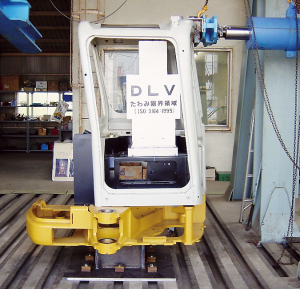 ROPS・TOPS・FOPS性能試験 - 施工技術総合研究所 施工総研